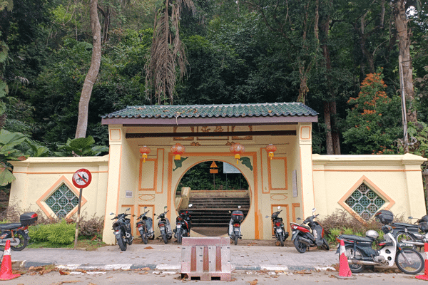 Penang Hill Hiking – Ascending to the Highest Point